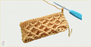 the diamond stitch in one color but also in two colors