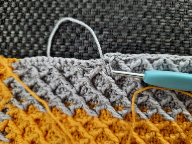 the diamond stitch in one color but also in two colors
