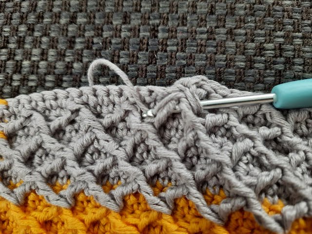 the diamond stitch in one color but also in two colors